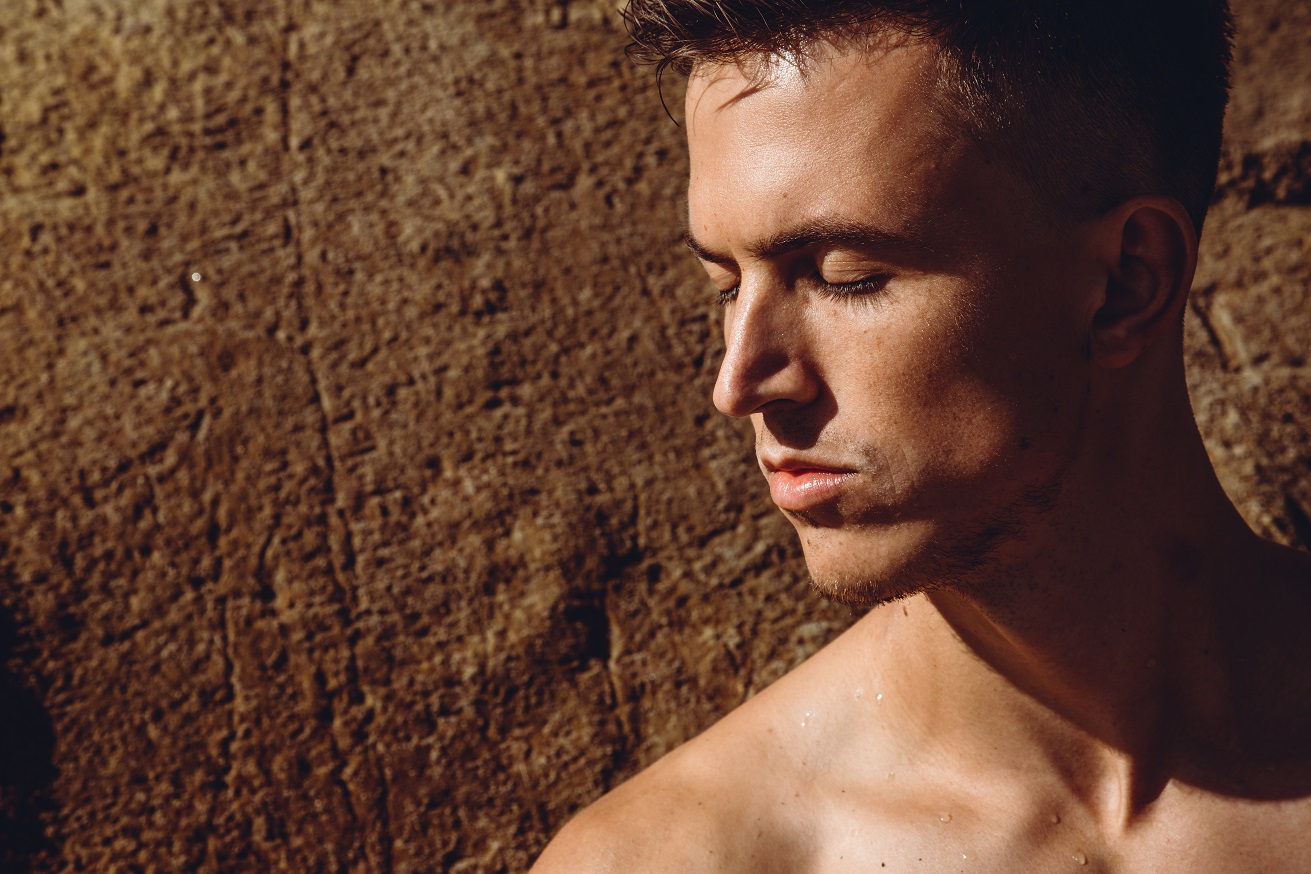 Upneeq for Men | Liquid Eyelid Lift | Male Plastic Surgery New York